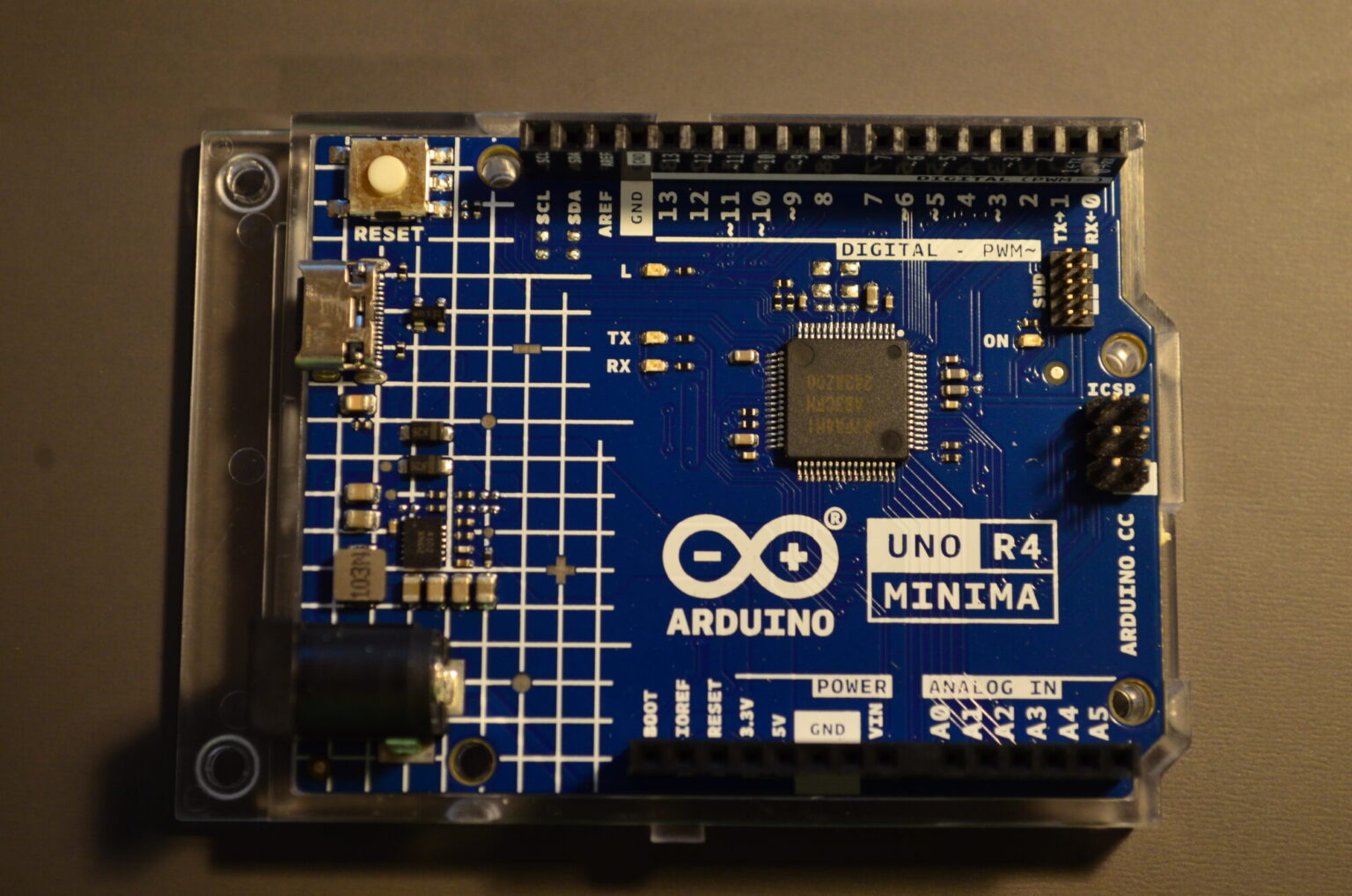 Arduino UNO R4 MinimaでLチカ | Weekly Engineering